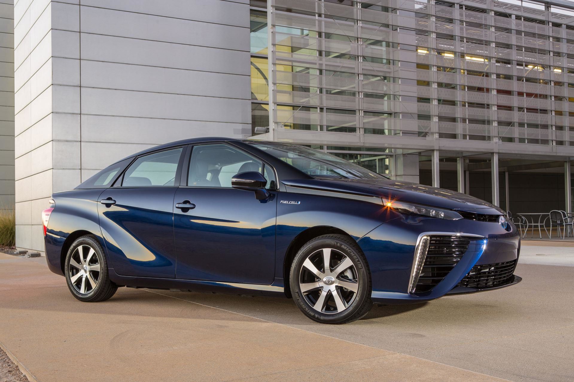 Toyota Might Introduce Hydrogen Fuel-Cell-Powered Mirai In India - CarSaar Toyota Might Introduce Hydrogen Fuel-Cell-Powered Mirai In India - CarSaar