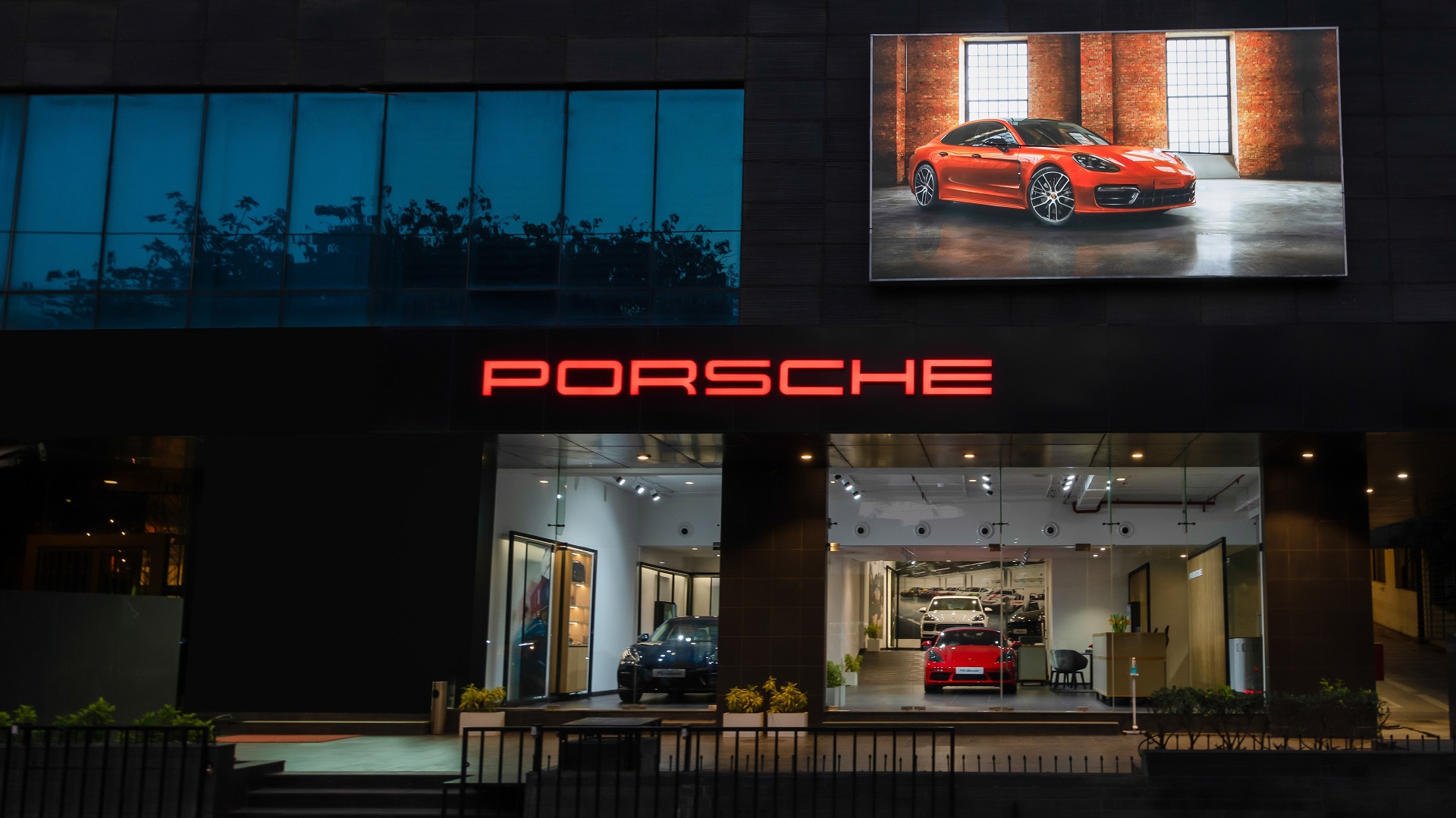 Mumbai Gets A New Porsche Showroom - CarSaar
